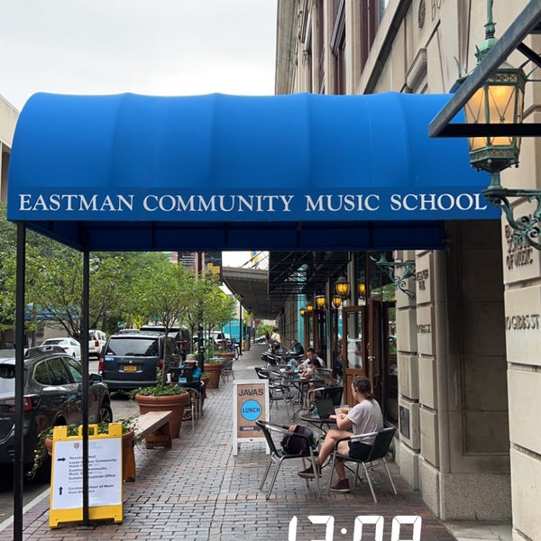 Java's Cafe - Central Business District - 104 tips from 2798 visitors