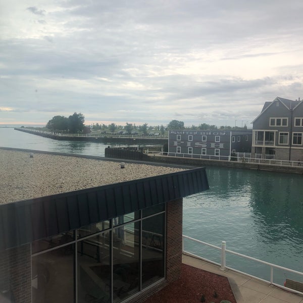 Holiday Inn Harborview - Port Washington - 7 tips from 253 visitors