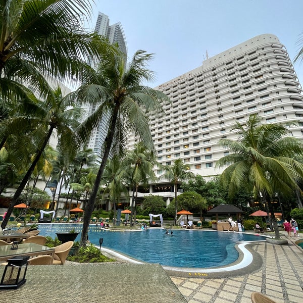 Pool Area Edsa Shangri-La - Hotel Pool in Mandaluyong District 1