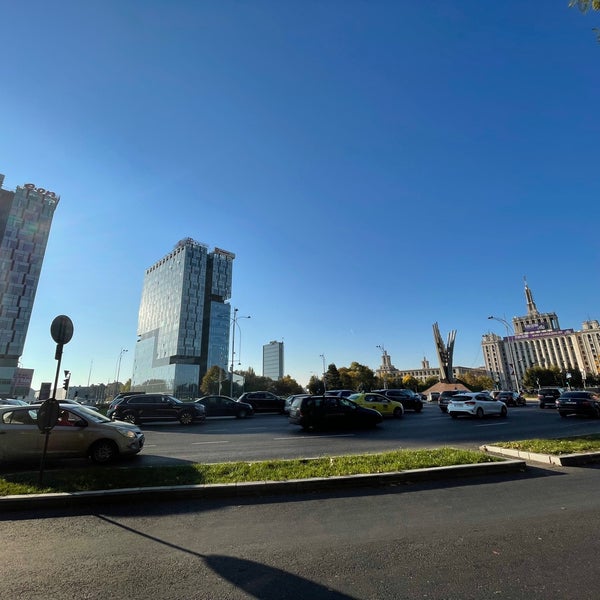 Piața Presei Libere - Domenii - 11 tips from 4710 visitors