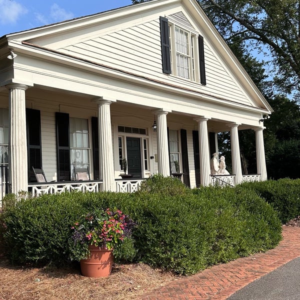 Brumby Hall & Gardens - 1 tip from 64 visitors