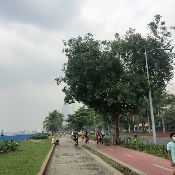 Baywalk - Waterfront in Manila