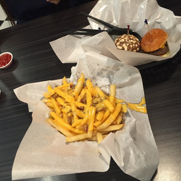 Fat Boy's The Burger Bar - Downtown Core - 7 tips