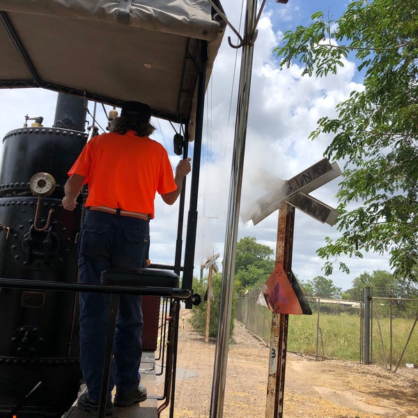 Mary Ann Steam Train - Maryborough, QLD