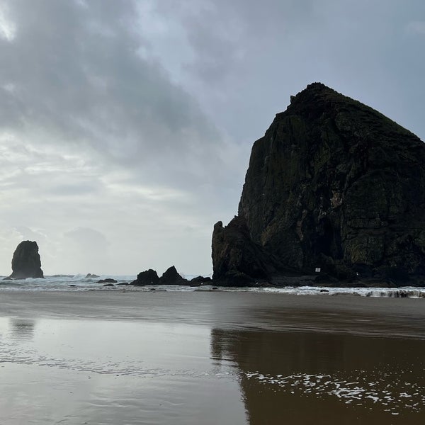 Haystack Rock - Mountain