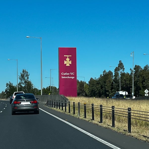 Sir Roden Cutler VC Memorial Interchange - Road