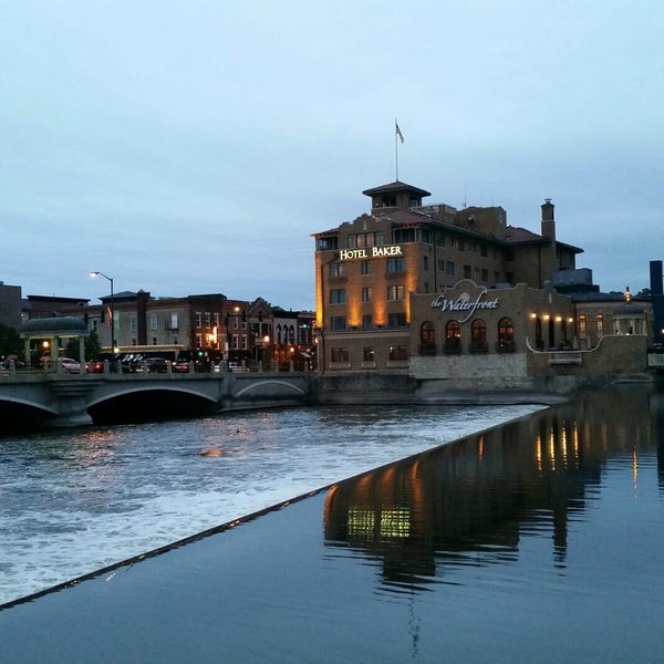 Downtown St. Charles - 4 tips from 933 visitors