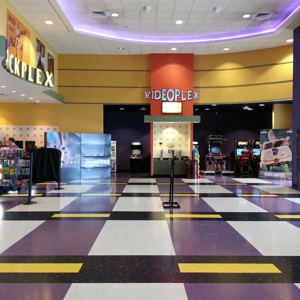 Starplex Cinemas Stadium 12 - Mustang Crossing - 600 FM 548