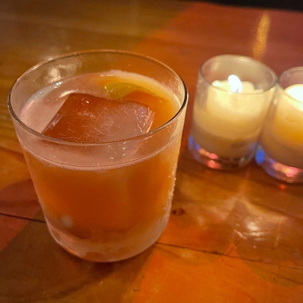 Free House Bar - Bar in Portland