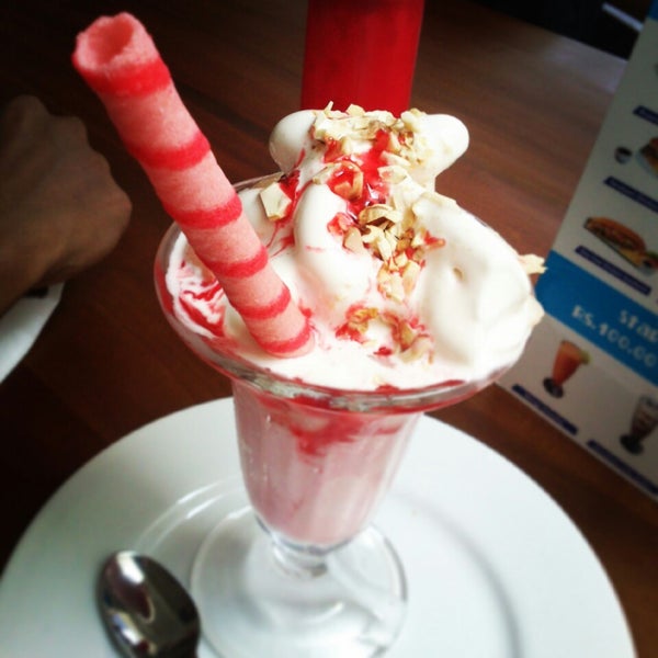 Ice Burg - Ice Cream Shop in Maharagama