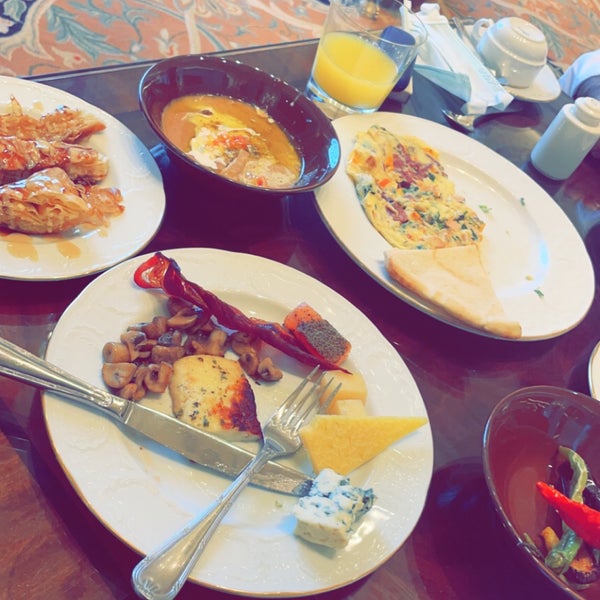 Tea Lounge at Four Seasons Hotel Cairo at The First Residence - Tea ...