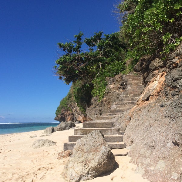 Bali Cliff Beach - Jalan Raya Bali Cliff