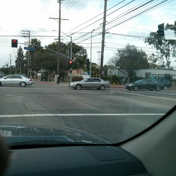 Photos at Los Angeles Police Department (LAPD) Pacific Division Station ...