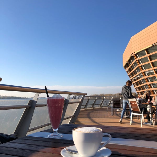 Molo Cafe - Cafeteria