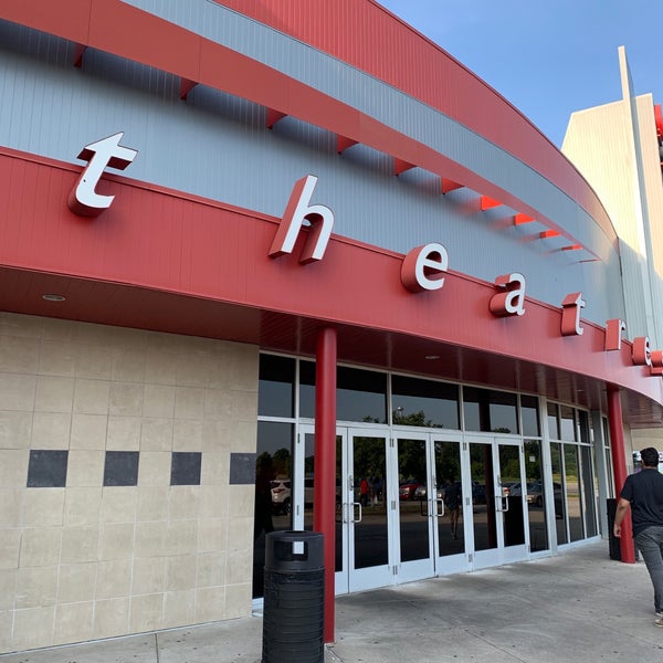 AMC Showplace Columbus 12 - 555 Creekview Ct