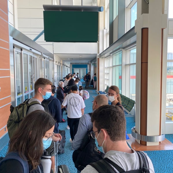 Gate D68 - Airport Gate in Richmond