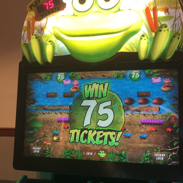 Chuck E. Cheese - Arcade