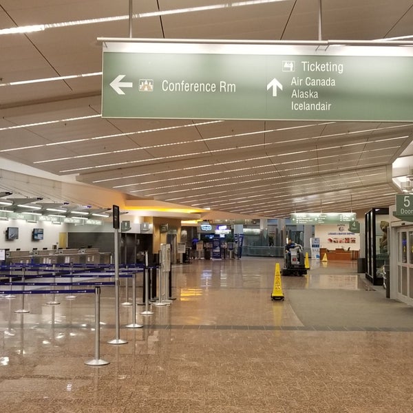 Delta Air Lines Ticket Counter - Anchorage International Airport ...