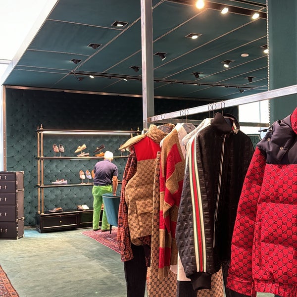 Gucci - Midtown East - 37 tips