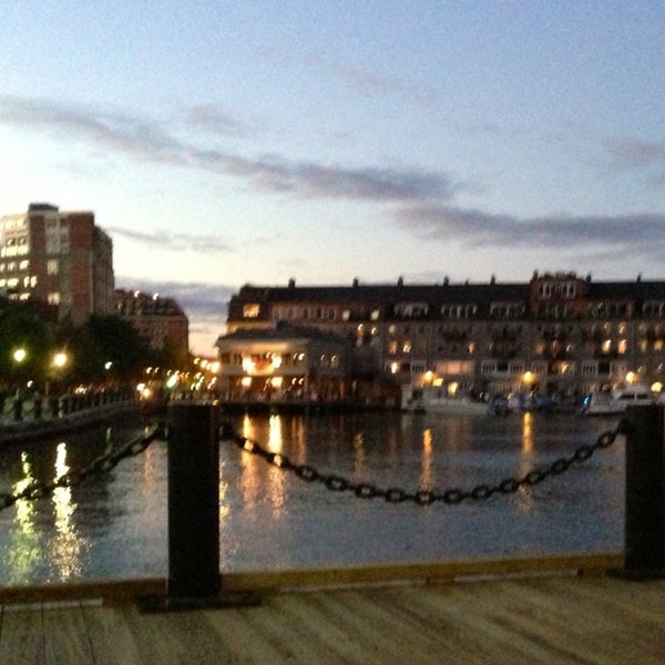 Boston Harborwalk - Waterfront - 12 tips from 3084 visitors