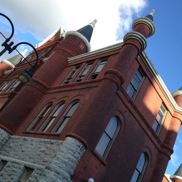 Tolley Humanities Building - 4 tips