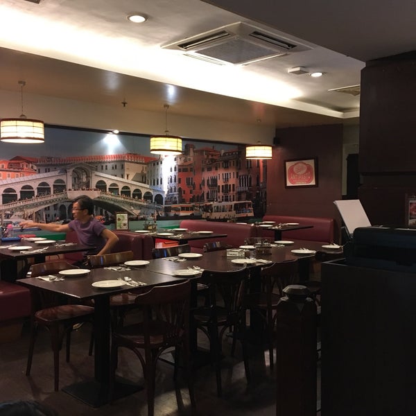 Fratini's Restaurant - 18 tips from 546 visitors