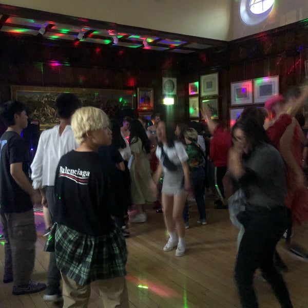 Crowthorne - Village in Crowthorne