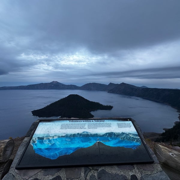 Watchman Overlook - Scenic Lookout in Crater Lake