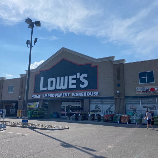 Lowe's - Northeast Calgary - 2909 Sunridge Way Northeast