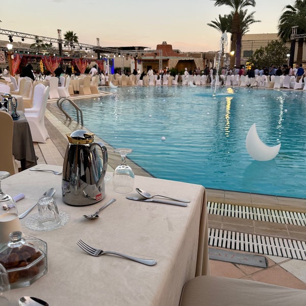 Sheraton Hotel Shisha Pool - Hookah Bar