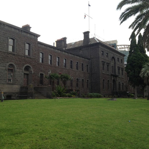 Victoria Barracks Melbourne - Government Building
