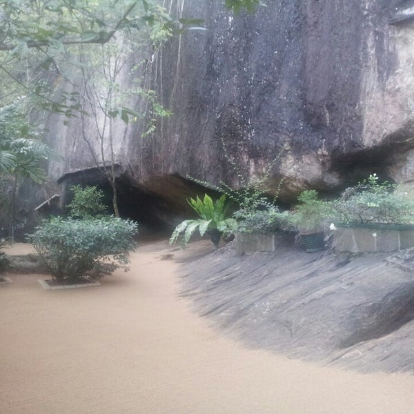 Kinithulagala Arannya - Temple