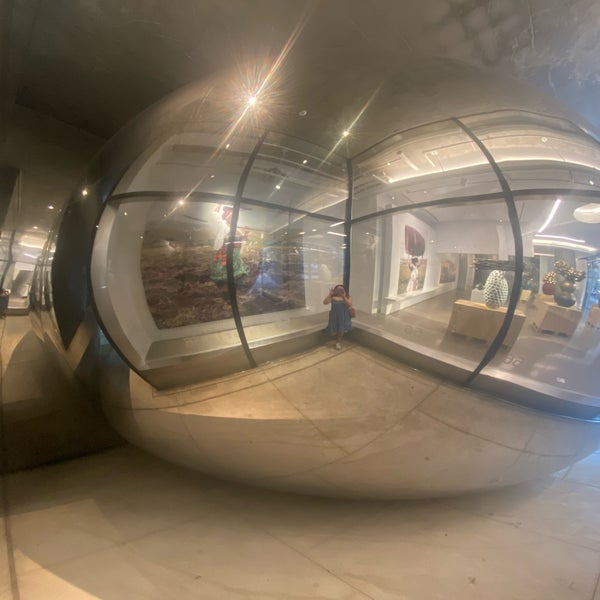 Mini Bean (2023) by Anish Kapoor - Tribeca - 1 tip from 77 visitors