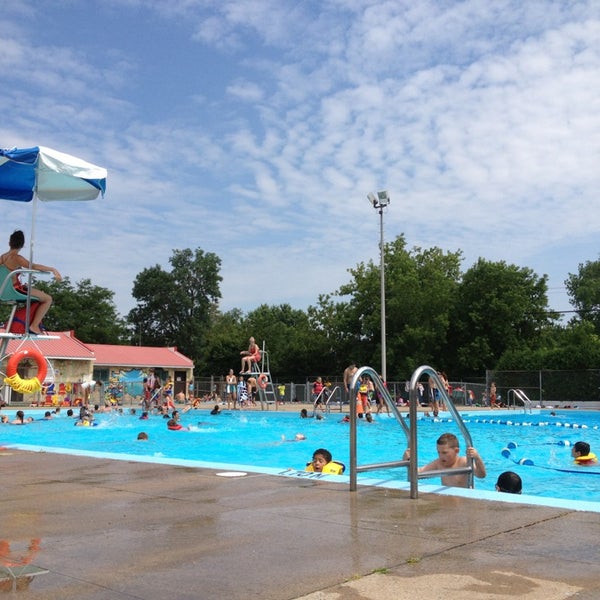 Piscine Joseph William Gendron - 1 visitor