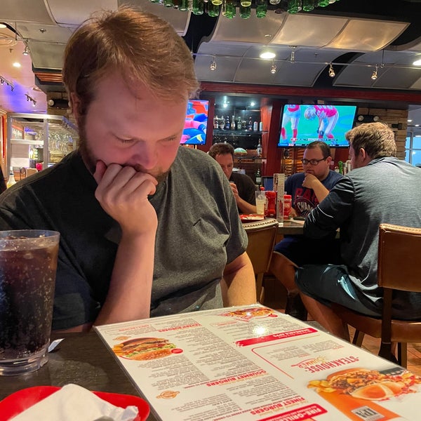 Photos at Red Robin Gourmet Burgers and Brews - Burger Joint in Skokie