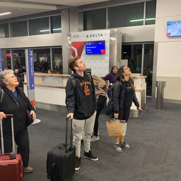 Gate A19 - Airport Gate