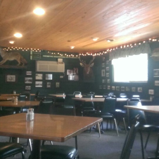 211 Bar & Grill - American Restaurant in Onaway