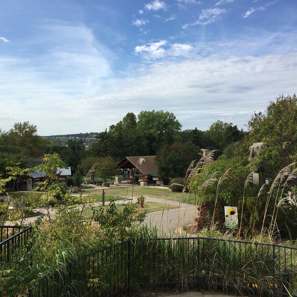 Sunset Zoo - 2333 Oak St