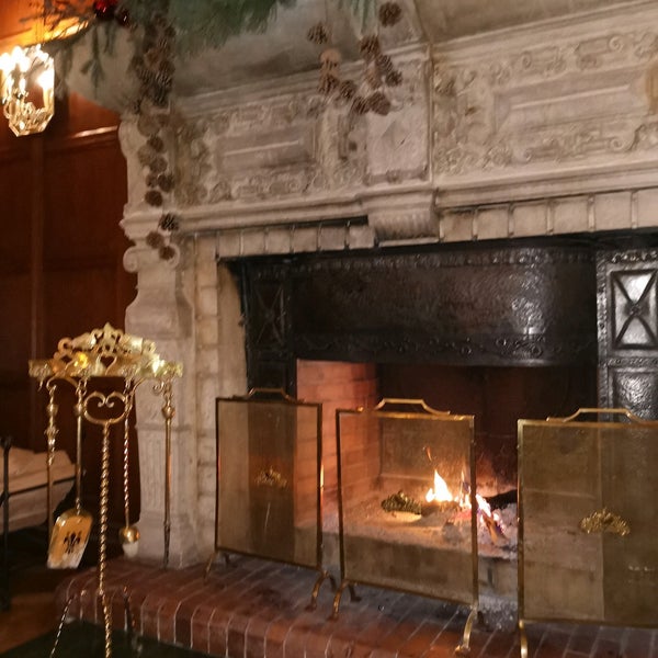 Renaissance Bar - Via serlas 27