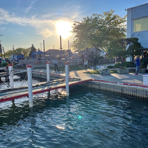 Kean's Marina - Harbor or Marina in Detroit