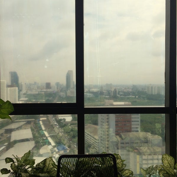 Photos at Vongvanij Complex Building B (อาคารว่องวานิช คอมเพล็กซ์ บี) - 10 tips from 1486 visitors