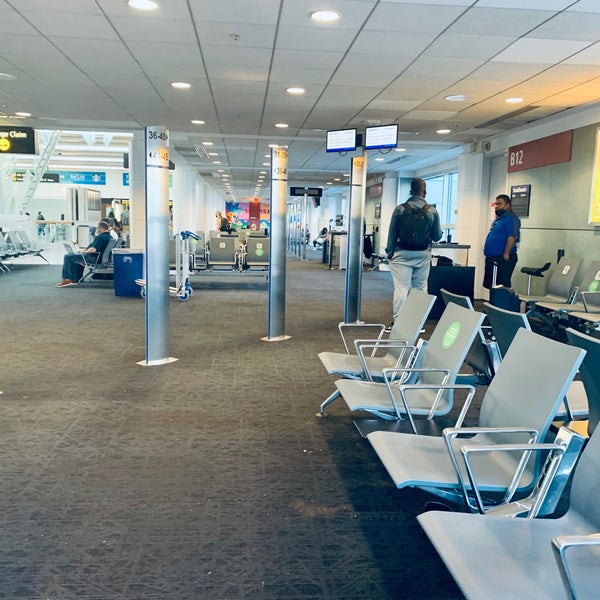 Gate B12 - Airport Gate