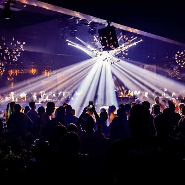 Club W - Nightclub in жк тракия