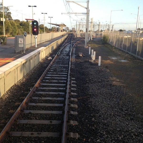 Cranbourne Station - Station St