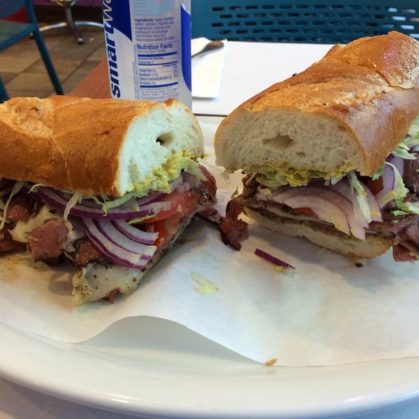 Vanoos Grillette - Mediterranean Restaurant in Pacific Beach