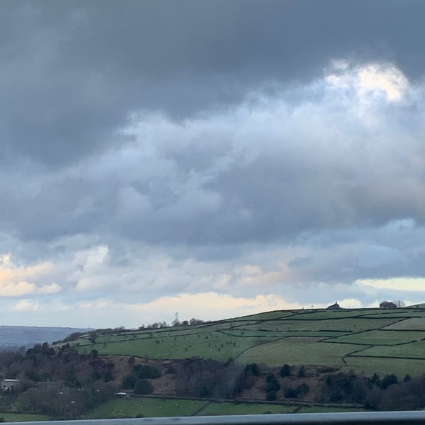 Ripponden - Neighborhood