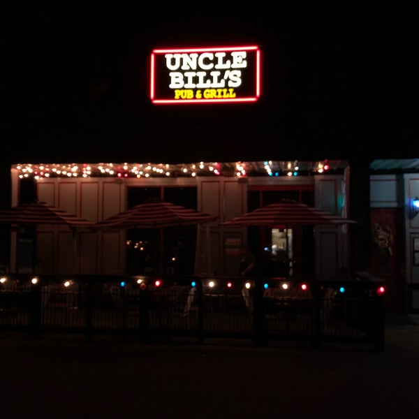 Uncle Bill's Pub & Grill - Cocktail Bar