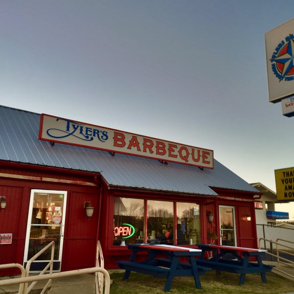 Tyler's Barbeque - 2014 Paramount Blvd