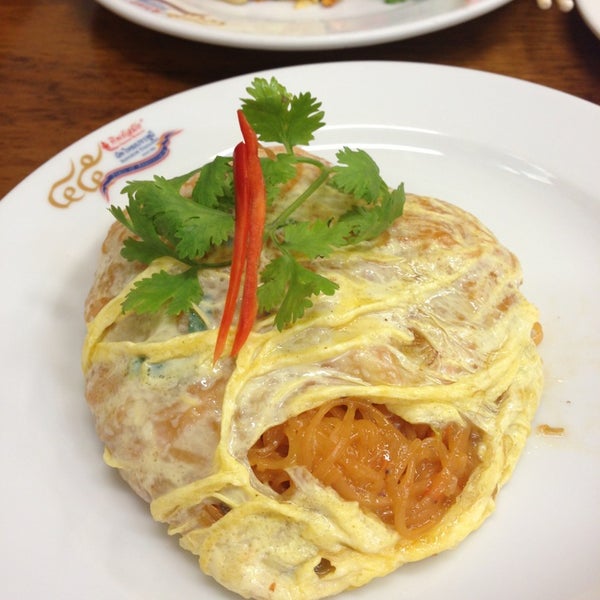 ทิพย์สมัย (ผัดไทยประตูผี) Thip Samai - Noodle House in Phra Nakhon