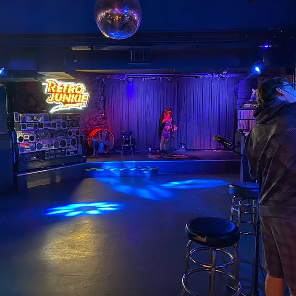 Retro Junkie - Beer Garden in Walnut Creek